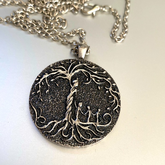 Jewelry | Mom And 3 Children Circle Pendant Tree Of Life On 22 Inch ...